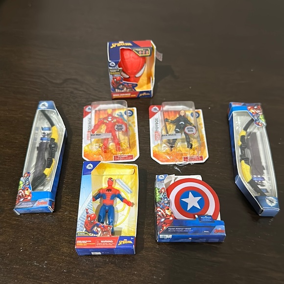 Toys | Lot Of 7 Zuru Mini Brands Marvel | Poshmark